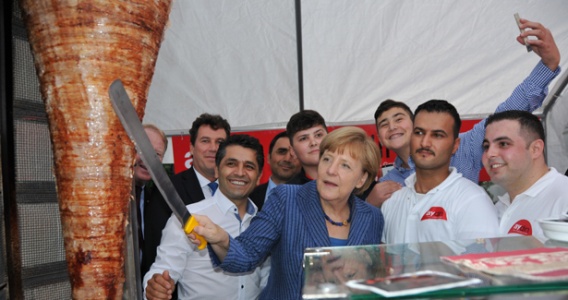Angela Merkel, döner keserek uyum sağladı haberi. Son Dakika BERLİN ...